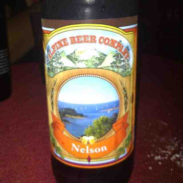 Las cerveza estilo IPA de Alpine en una noche hawaiiana – Ensenada ...